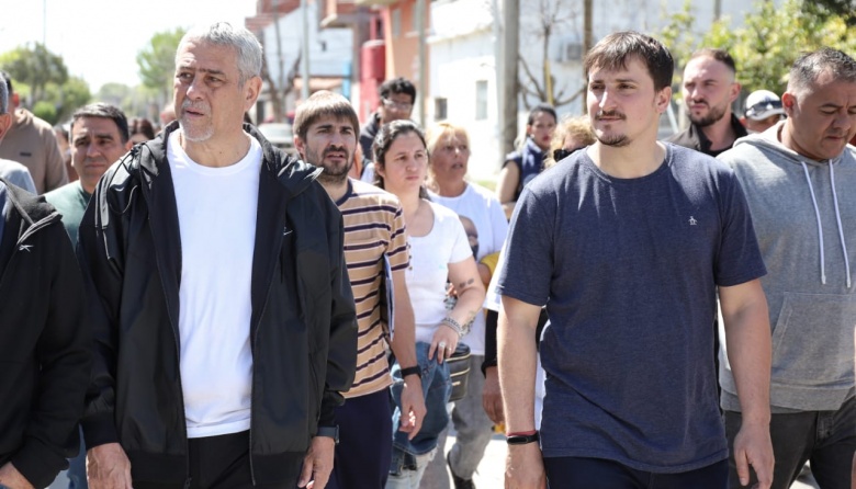 Jorge Ferraresi y Alejo Chornobroff supervisaron obras en Villa Corina ...