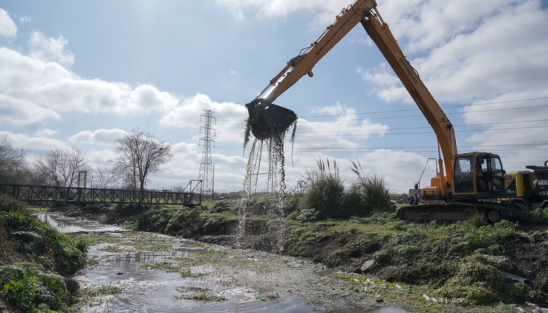 ACUMAR avanza en la limpieza de arroyos críticos de la Cuenca Matanza ...