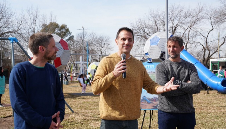 Julián Álvarez y Leandro Decuzzi inauguraron la nueva Plaza Triángulo ...